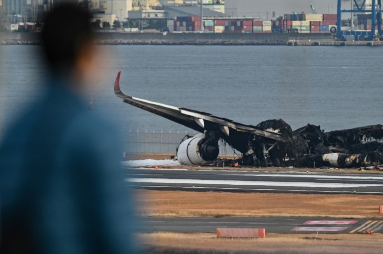Collision at Tokyo-Haneda Airport: JAL says its plane was cleared to ...